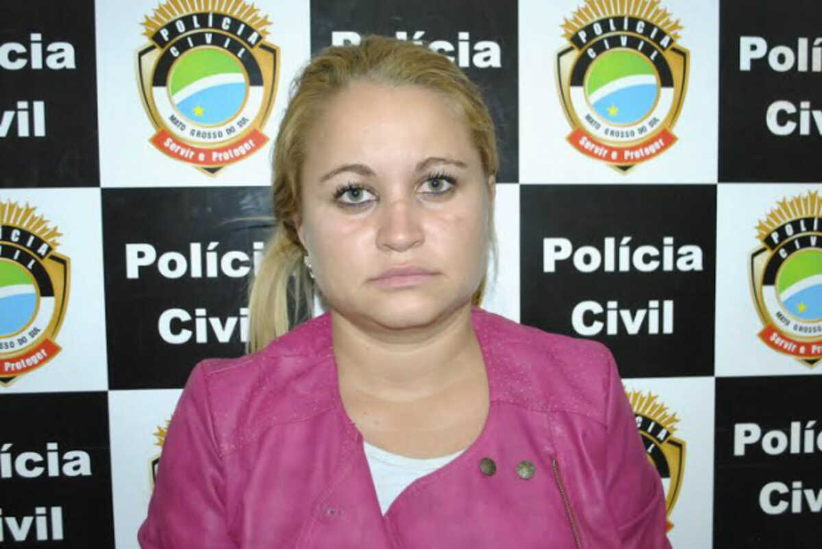 Mulher é Presa Ao Furtar Loja De Departamento Conesul News